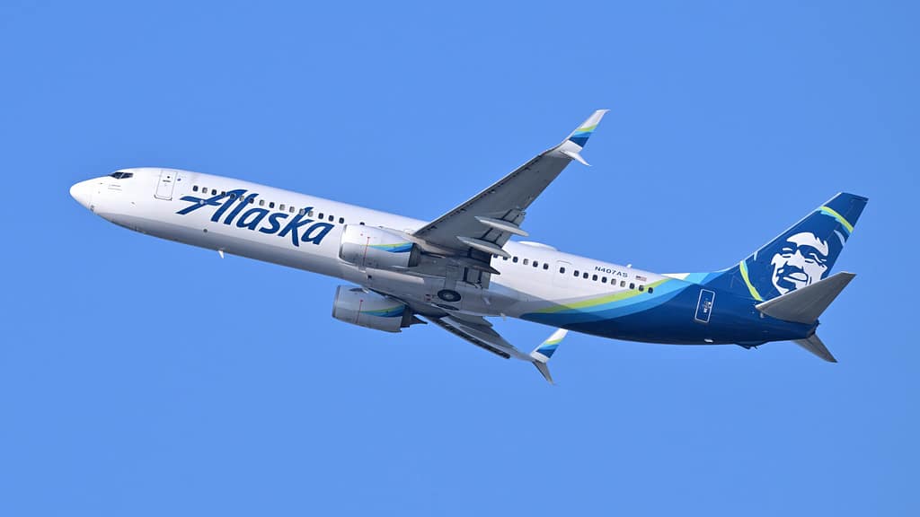 Alaska Airlines Just Started Flying a 737 to Reykjavik | MiGFlug.com Blog