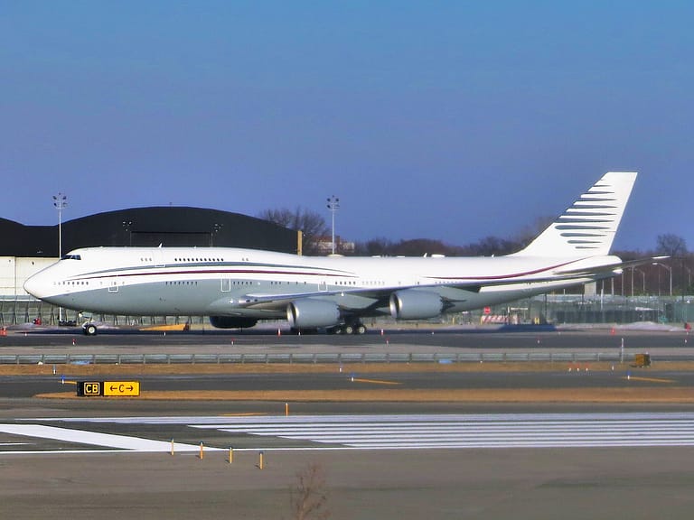 New Air Force One Gets Stars and Stripes Livery — VC-25B Bridge