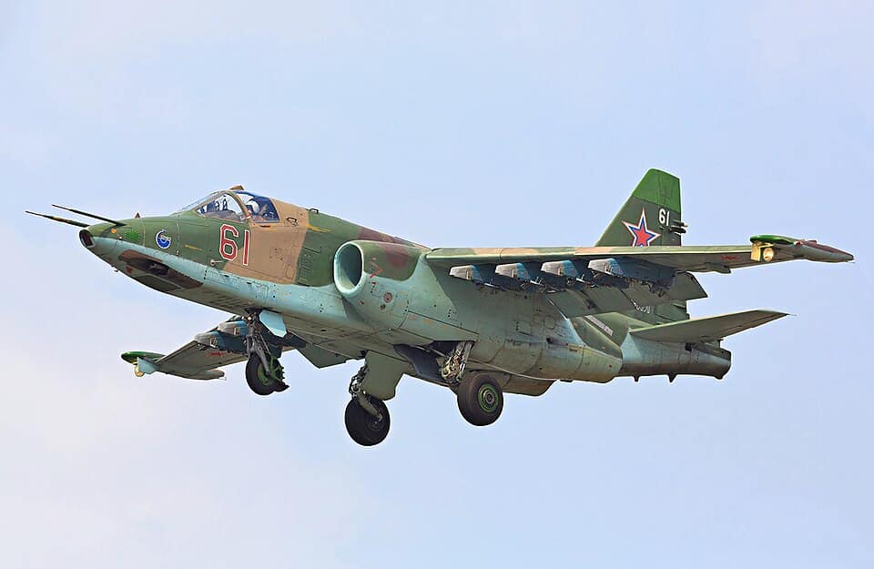 The Su-25 Frogfoot: Russia's Indestructible Ground-Attack Jet | MiGFlug ...