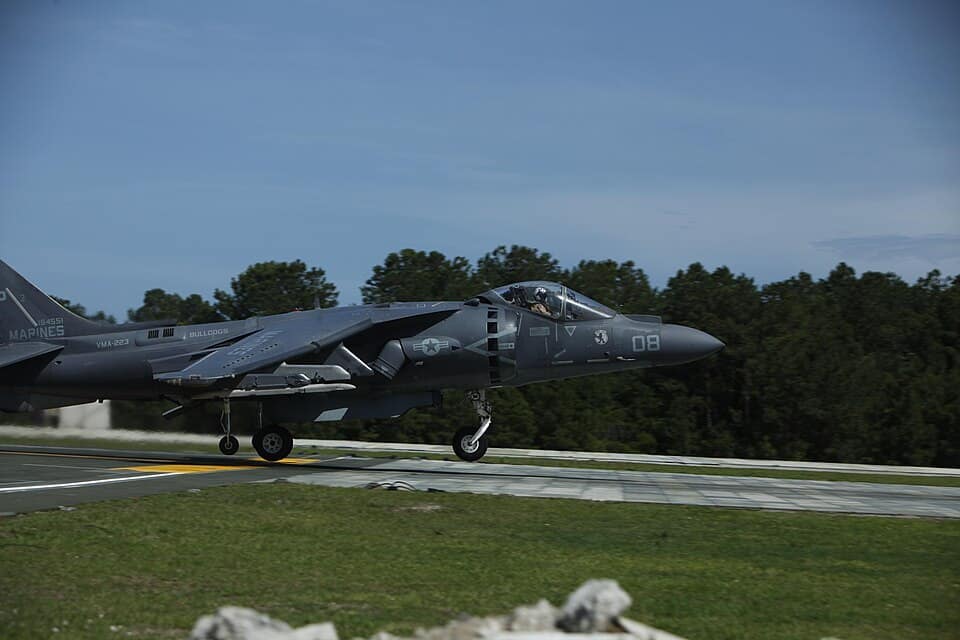 Harrier Sundown: Five AV-8Bs Fly One Last Time at Cherry Point