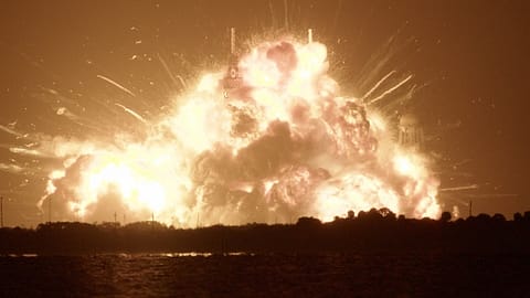Blue Origin's Biggest Blast: New Glenn Explodes on the Pad | MiGFlug ...