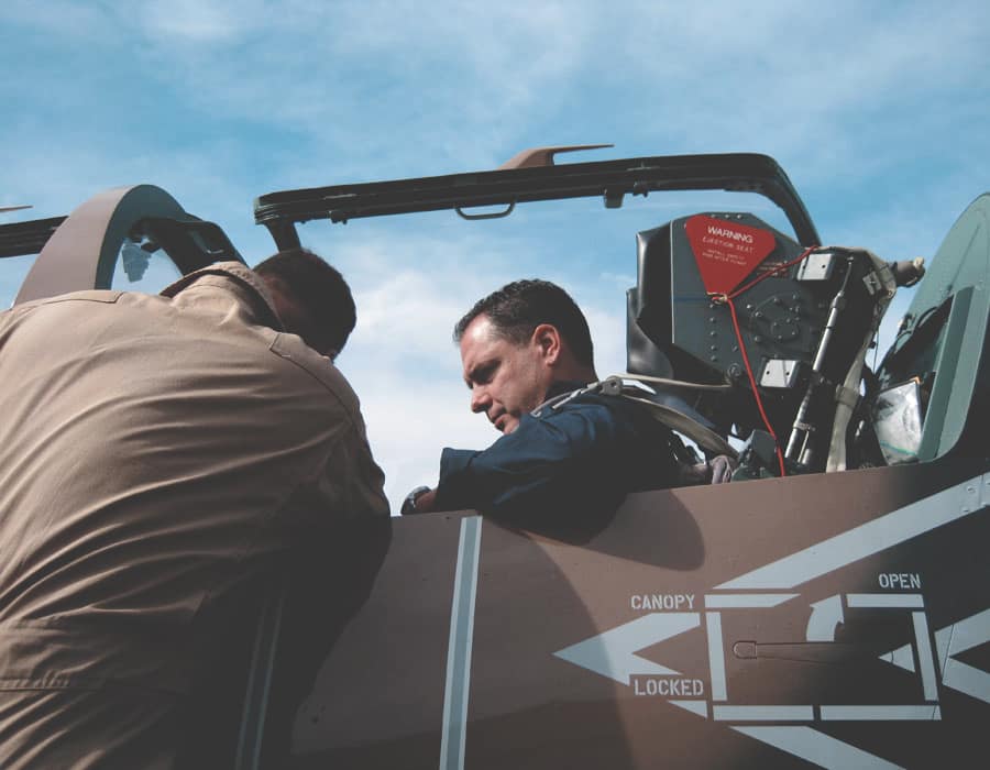 MiGFlug bietet weltweit Flüge in echten Kampfjets an.